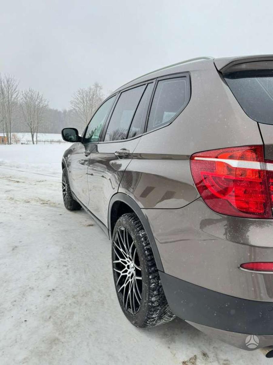 Brown BMW X3 2011 in Vilnius, with an engine capacity of 2.99 L and mileage of 227 thousand km for 10250 €, photo 8 on AUTOMOTO.COM.LV