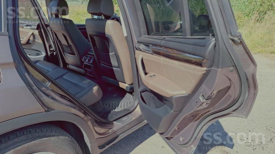 Brown BMW X3 2011 in Liepaja, with an engine capacity of 3.00 L and mileage of 256 thousand km for 12999 €, photo 7 on AUTOMOTO.COM.LV