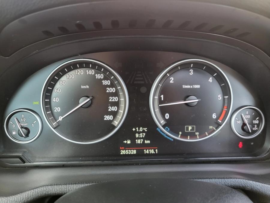 Brown BMW X3 2012 in Riga, with an engine capacity of 3.00 L and mileage of 266 thousand km for 12990 €, photo 24 on AUTOMOTO.COM.LV