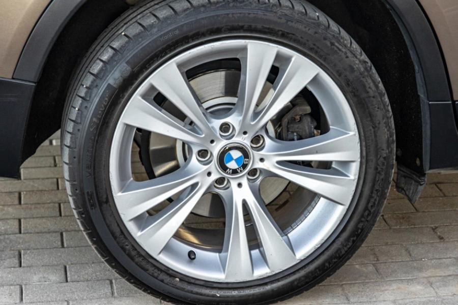 Brown BMW X3 2012 in Riga, with an engine capacity of 3.00 L and mileage of 266 thousand km for 12990 €, photo 26 on AUTOMOTO.COM.LV