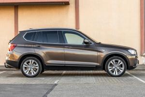 Brown BMW X3 2012 in Riga, with an engine capacity of 3.00 L and mileage of 266 thousand km for 12990 €, photo 46 on AUTOMOTO.COM.LV
