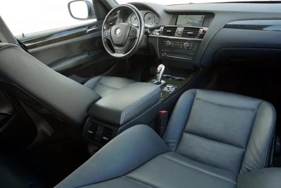 Brown BMW X3 2012 in Riga, with an engine capacity of 3.00 L and mileage of 252 thousand km for 13700 €, photo 15 on AUTOMOTO.COM.LV