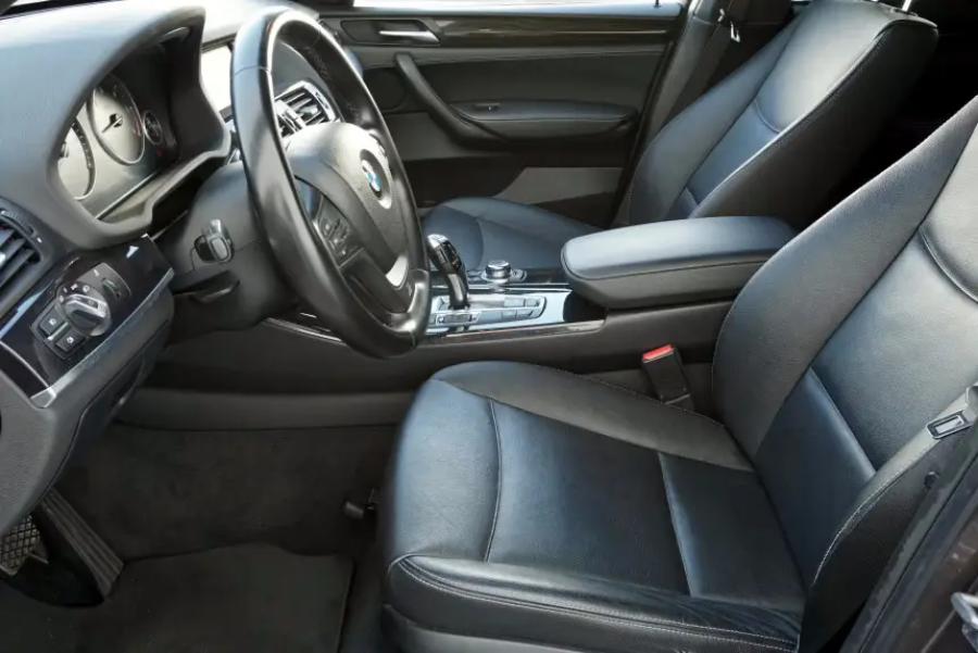 Brown BMW X3 2012 in Riga, with an engine capacity of 3.00 L and mileage of 252 thousand km for 13700 €, photo 17 on AUTOMOTO.COM.LV