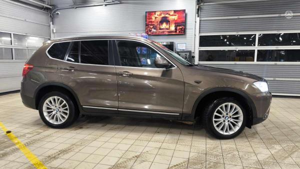 Brown BMW X3 2013 in Vilnius, with an engine capacity of 2.00 L and mileage of 276 thousand km for 9700 €, photo 5 on AUTOMOTO.COM.LV