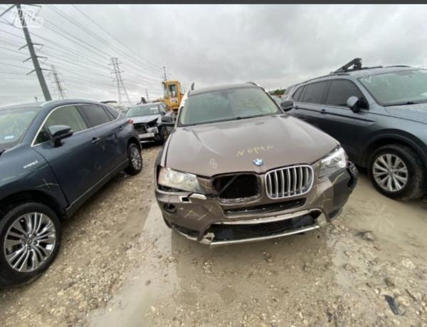 Brown BMW X3 2014 in Siauliai, with an engine capacity of 2.00 L and mileage of 251 thousand km for 5550 €, photo 9 on AUTOMOTO.COM.LV