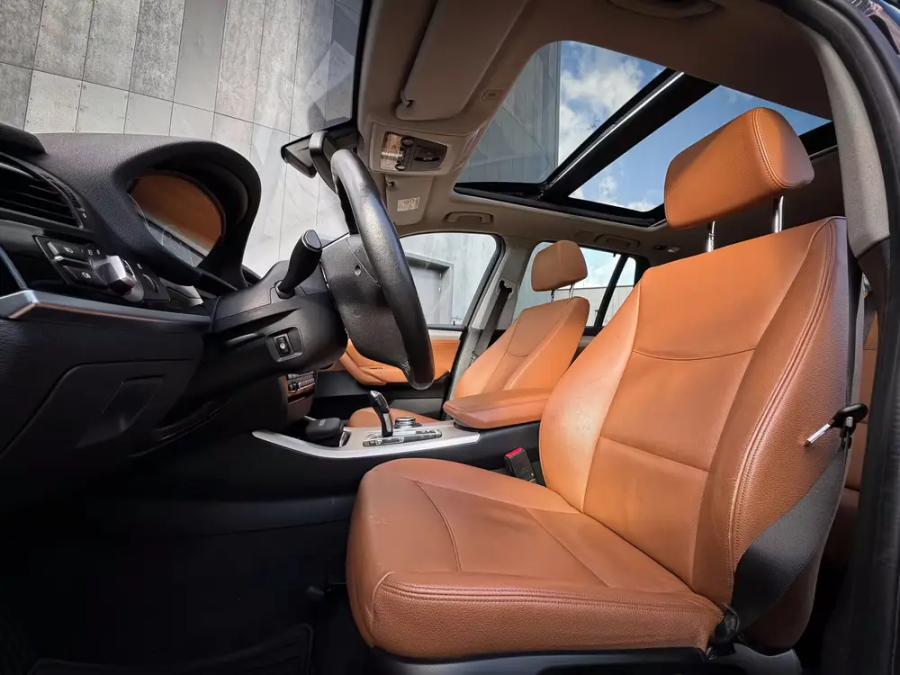 Brown BMW X3 2015 in Riga, with an engine capacity of 2.00 L and mileage of 186 thousand km for 15900 €, photo 13 on AUTOMOTO.COM.LV