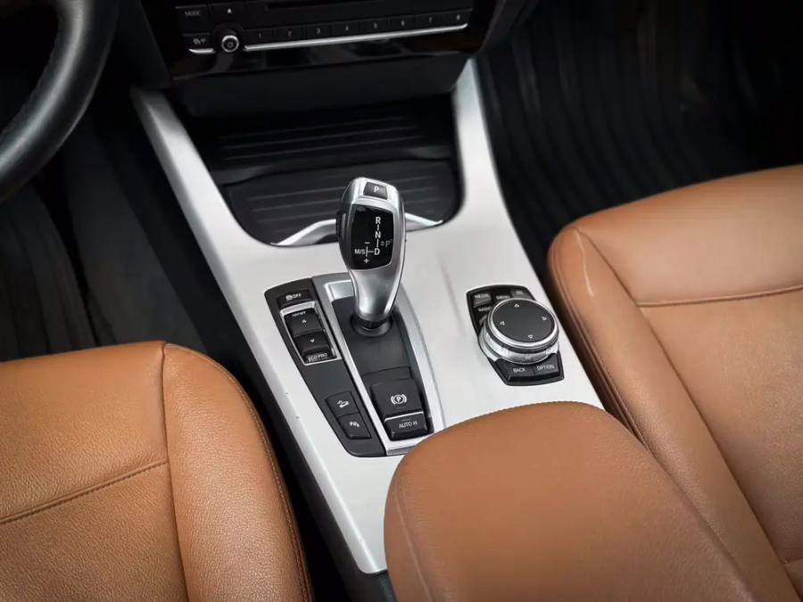 Brown BMW X3 2015 in Riga, with an engine capacity of 2.00 L and mileage of 186 thousand km for 15900 €, photo 28 on AUTOMOTO.COM.LV