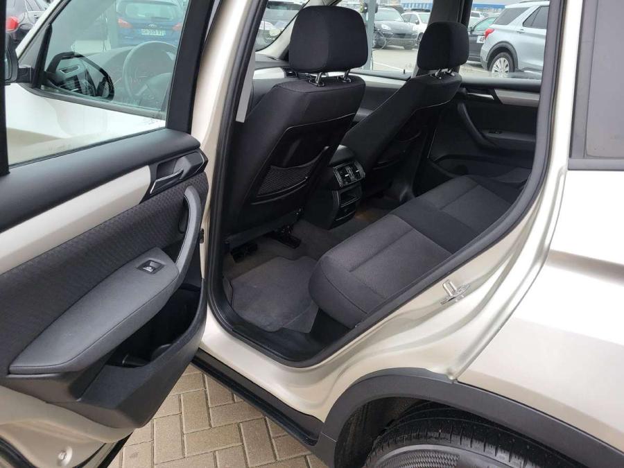 Brown BMW X3 2016 in Taurage, with an engine capacity of 2.00 L and mileage of 192 thousand km for 11200 €, photo 14 on AUTOMOTO.COM.LV