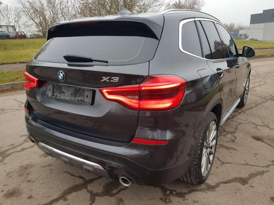 Brown BMW X3 2018 in Siauliai, with an engine capacity of 2.00 L and mileage of 270 thousand km for 20500 €, photo 4 on AUTOMOTO.COM.LV