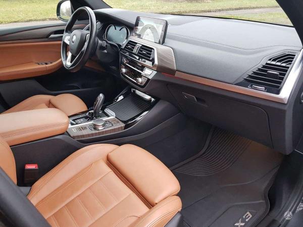 Brown BMW X3 2018 in Siauliai, with an engine capacity of 2.00 L and mileage of 270 thousand km for 20500 €, photo 9 on AUTOMOTO.COM.LV