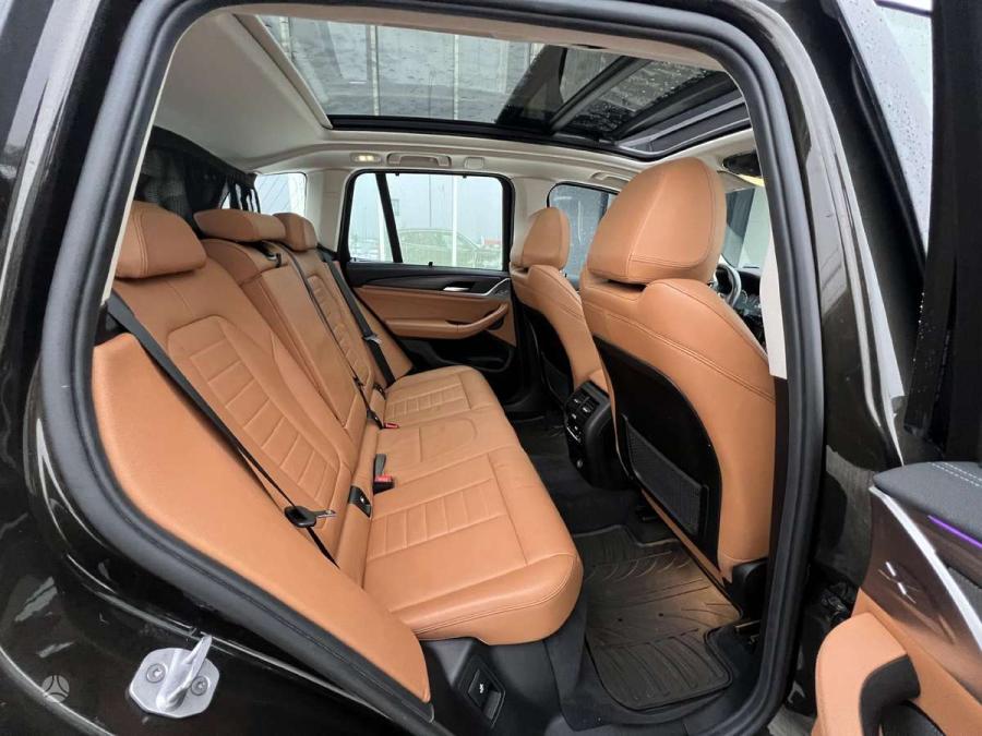 Brown BMW X3 2018 in Vilnius, with an engine capacity of 2.00 L and mileage of 240 thousand km for 23900 €, photo 11 on AUTOMOTO.COM.LV