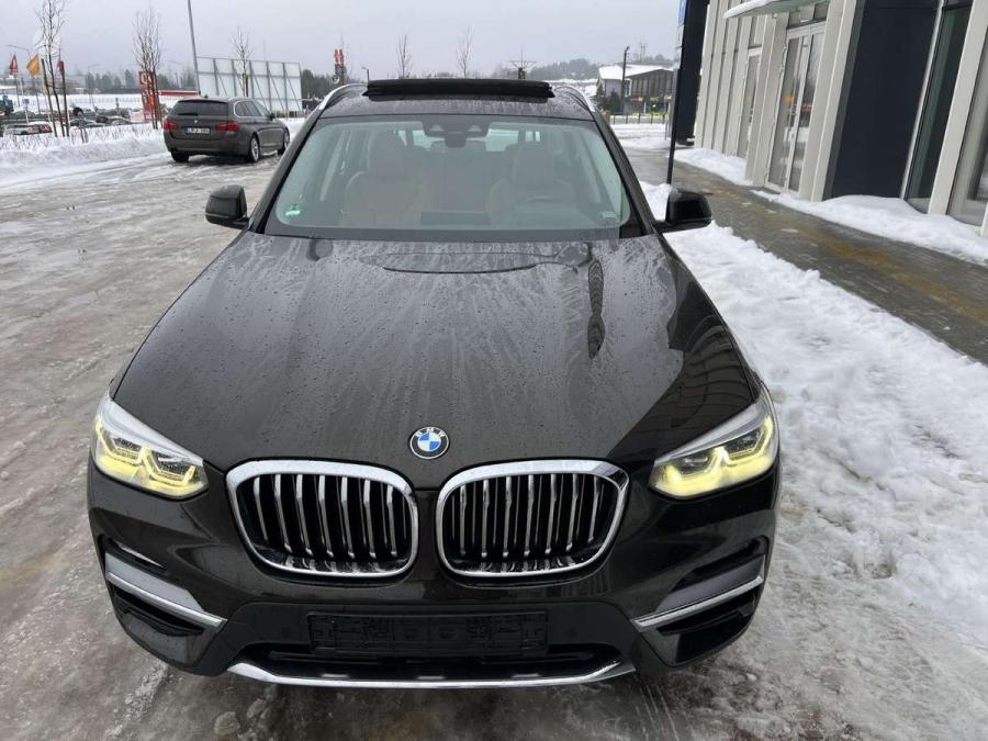 Brown BMW X3 2018 in Vilnius, with an engine capacity of 2.00 L and mileage of 240 thousand km for 23900 €, photo 25 on AUTOMOTO.COM.LV