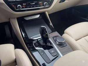 Brown BMW X3 2018 in Vilnius, with an engine capacity of 2.00 L and mileage of 52 thousand km for 20999 €, photo 20 on AUTOMOTO.COM.LV