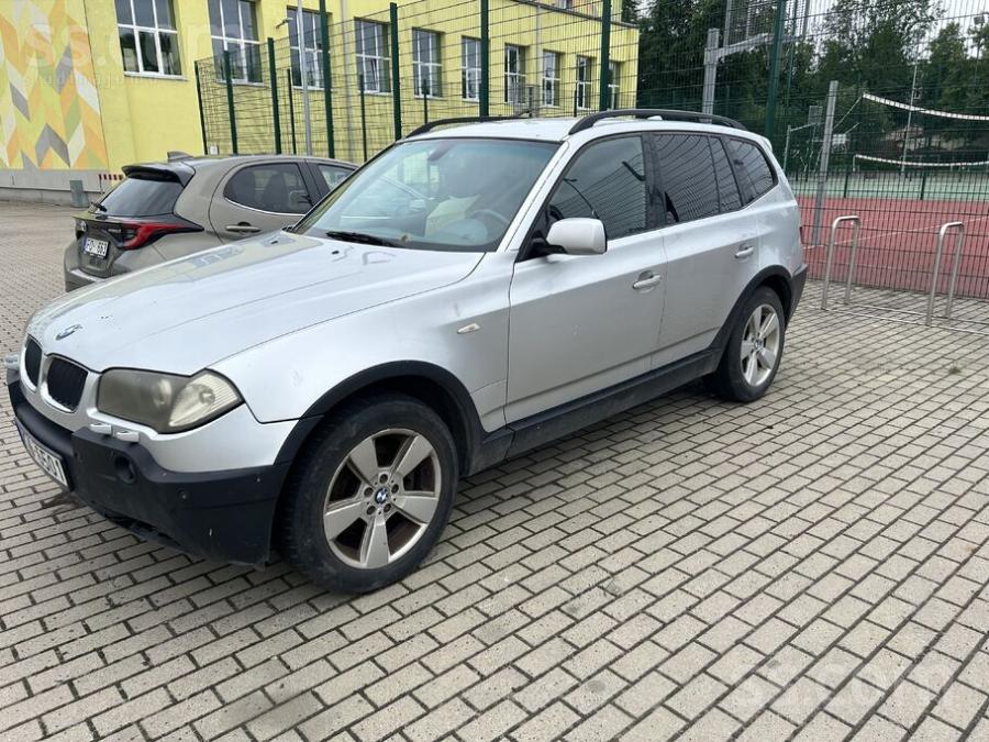 BMW X3 2004 in Riga, with an engine capacity of 3.00 L and mileage of 300 thousand km for 1900 €, photo 3 on AUTOMOTO.COM.LV