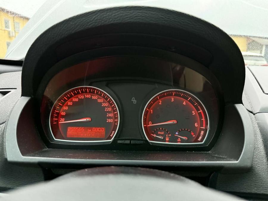 BMW X3 2006 in Vilnius, with an engine capacity of 3.00 L and mileage of 259 thousand km for 3300 €, photo 12 on AUTOMOTO.COM.LV