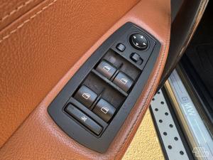 BMW X3 2007 in Klaipeda, with an engine capacity of 3.00 L and mileage of 382 thousand km for 6200 €, photo 9 on AUTOMOTO.COM.LV