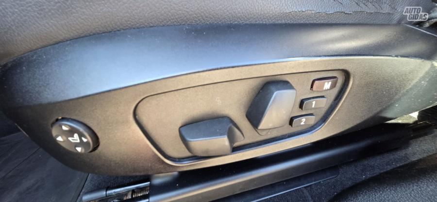 BMW X3 2014 in Mazeikiai, with an engine capacity of 2.00 L and mileage of 267 thousand km for 8200 €, photo 18 on AUTOMOTO.COM.LV