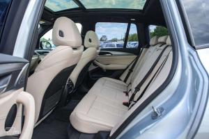 BMW X3 2018 in Marijampole, with an engine capacity of 3.00 L and mileage of 220 thousand km for 24950 €, photo 25 on AUTOMOTO.COM.LV