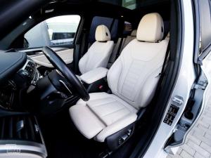 BMW X3 2018 in Marijampole, with an engine capacity of 3.00 L and mileage of 220 thousand km for 24950 €, photo 25 on AUTOMOTO.COM.LV