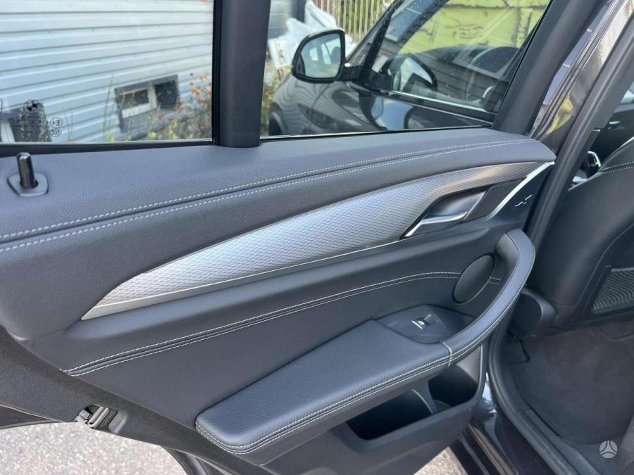 BMW X3 2020 in Ukmerge, with an engine capacity of 2.00 L and mileage of 188 thousand km for 25350 €, photo 32 on AUTOMOTO.COM.LV