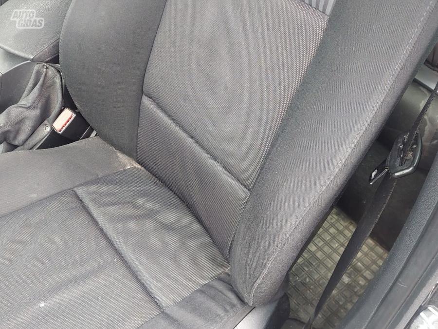 BMW X3 2025 in Marijampole, with an engine capacity of 3.00 L and mileage of 330 thousand km for 2900 €, photo 13 on AUTOMOTO.COM.LV