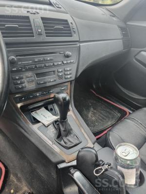 Green BMW X3 2004 in Riga, with an engine capacity of 3.00 L and mileage of 301 thousand km for 3500 €, photo 6 on AUTOMOTO.COM.LV