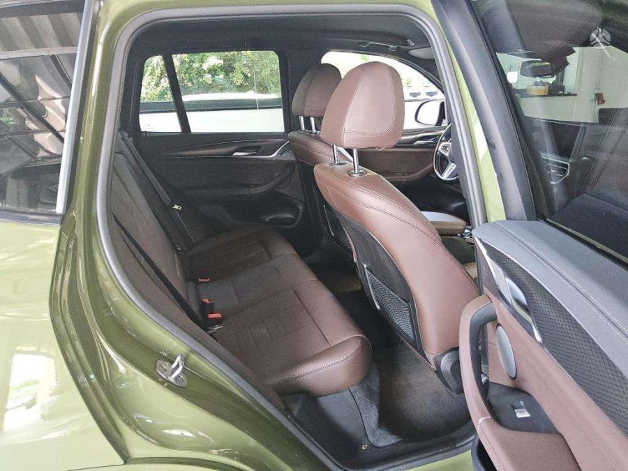 Green BMW X3 2023 in Vilnius, with an engine capacity of 2.99 L and mileage of 126 thousand km for 42500 €, photo 9 on AUTOMOTO.COM.LV