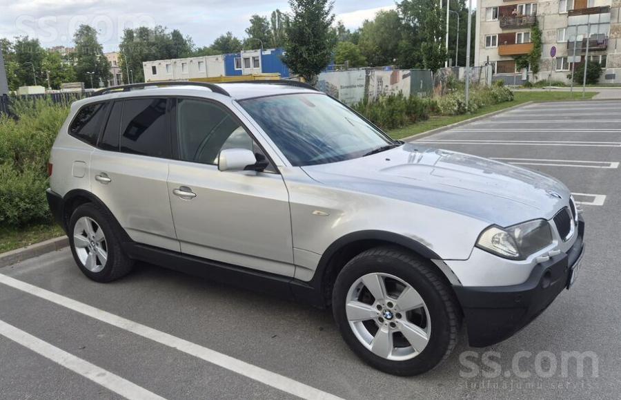 Grey BMW X3 2004 in Riga, with an engine capacity of 3.00 L and mileage of 290 thousand km for 2500 €, photo 3 on AUTOMOTO.COM.LV