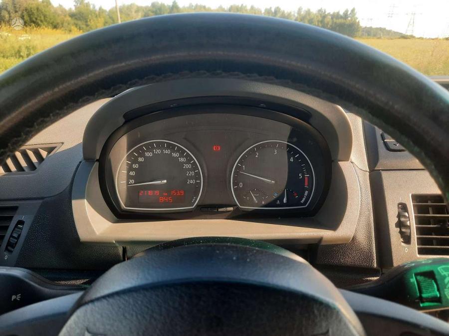 Серый БМВ Х3 2004 в Паневежис, объемом двигателя 2.99 л и пробегом 212 тыс. км за 2950 €, фото 1 на AUTOMOTO.COM.LV
