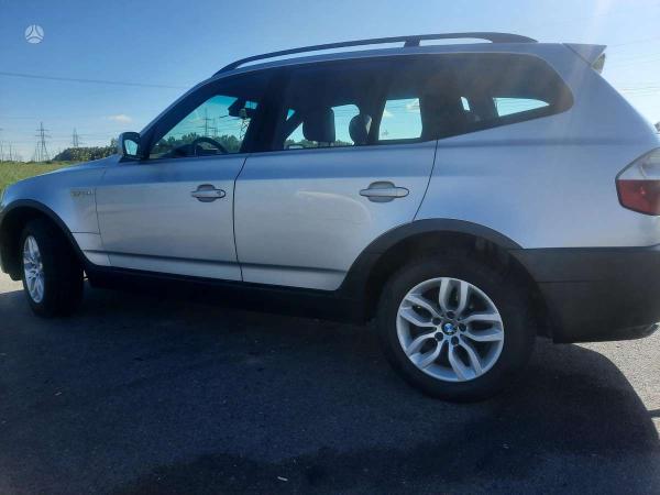 Pelēks BMW X3 2004 Panevēža, ar dzinēja tilpumu 2.99 L un nobraukumu 212 tūkst. km par 2950 €, foto 4 vietnē AUTOMOTO.COM.LV