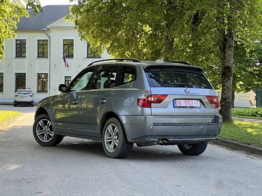 Pelēks BMW X3 2004 Rēzekne, ar dzinēja tilpumu 3.00 L un nobraukumu 200 tūkst. km par 4600 €, foto 5 vietnē AUTOMOTO.COM.LV