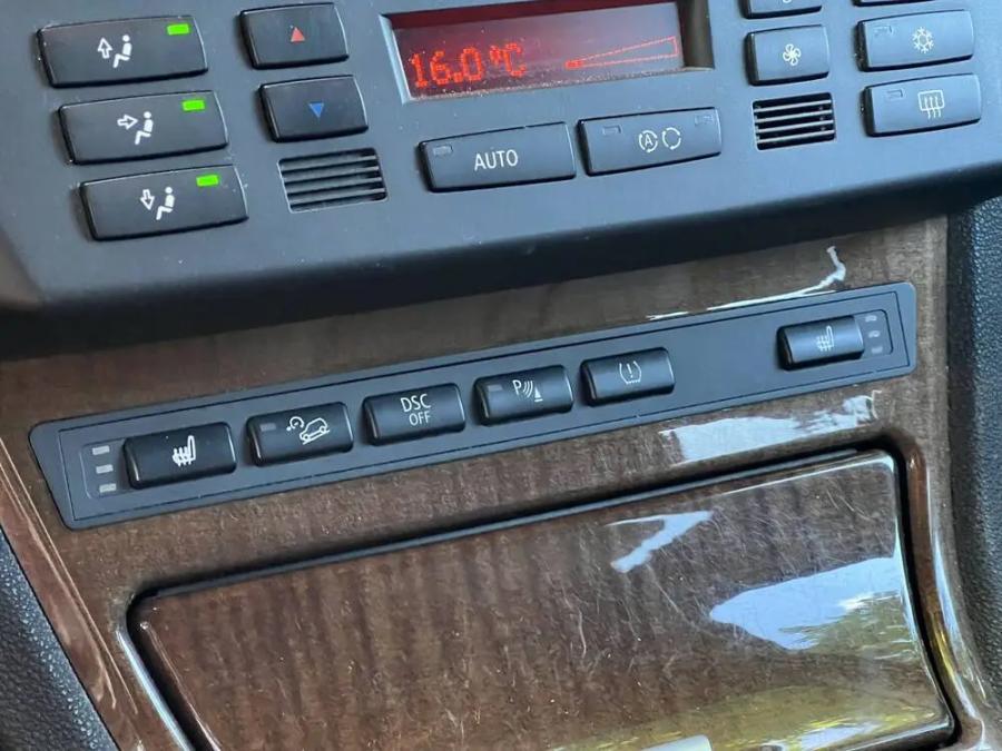 Pelēks BMW X3 2004 Rēzekne, ar dzinēja tilpumu 3.00 L un nobraukumu 200 tūkst. km par 4600 €, foto 16 vietnē AUTOMOTO.COM.LV