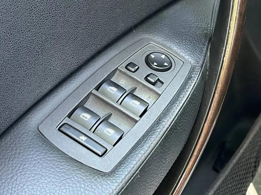 Pelēks BMW X3 2004 Rēzekne, ar dzinēja tilpumu 3.00 L un nobraukumu 200 tūkst. km par 4600 €, foto 19 vietnē AUTOMOTO.COM.LV
