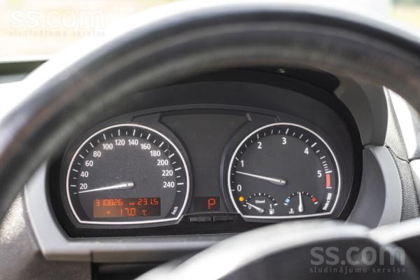 Pelēks BMW X3 2004 Jelgava, ar dzinēja tilpumu 3.00 L un nobraukumu 311 tūkst. km par 4500 €, foto 6 vietnē AUTOMOTO.COM.LV