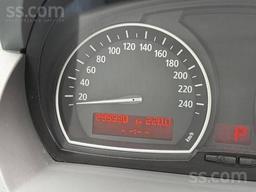 Pelēks BMW X3 2004 Ludza, ar dzinēja tilpumu 3.00 L un nobraukumu 290 tūkst. km par 4950 €, foto 18 vietnē AUTOMOTO.COM.LV