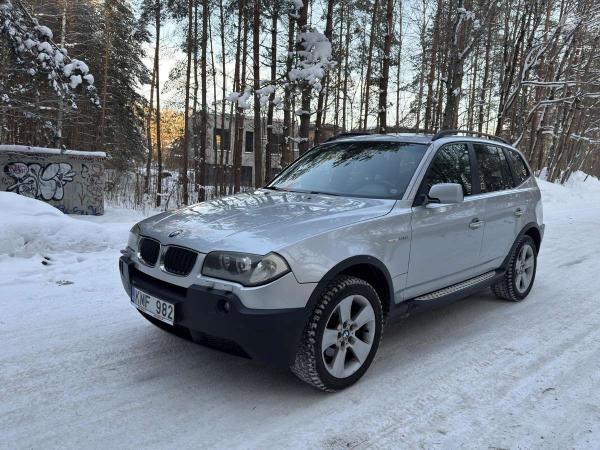 Pelēks BMW X3 2005 Viļņa, ar dzinēja tilpumu 2.50 L un nobraukumu 240 tūkst. km par 2990 €, foto 1 vietnē AUTOMOTO.COM.LV