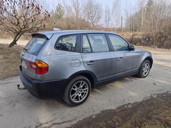 Pelēks BMW X3 2005 Viļņa, ar dzinēja tilpumu 3.00 L un nobraukumu 290 tūkst. km par 2700 €, foto 3 vietnē AUTOMOTO.COM.LV