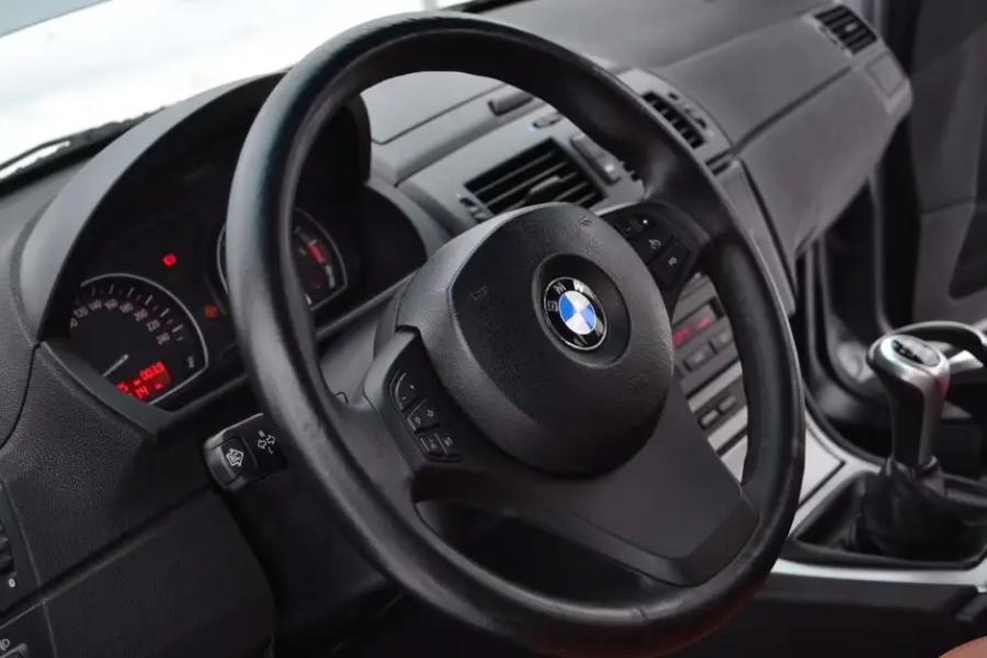 Pelēks BMW X3 2005 Jēkabpils, ar dzinēja tilpumu 2.00 L un nobraukumu 265 tūkst. km par 5950 €, foto 12 vietnē AUTOMOTO.COM.LV