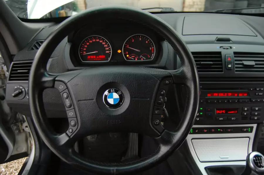Pelēks BMW X3 2005 Jēkabpils, ar dzinēja tilpumu 2.00 L un nobraukumu 227 tūkst. km par 4999 €, foto 20 vietnē AUTOMOTO.COM.LV