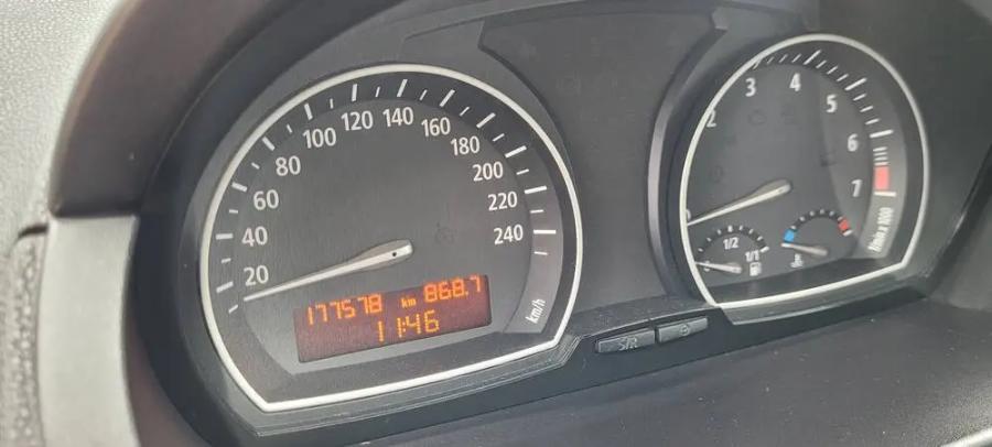 Grey BMW X3 2006 in Riga, with an engine capacity of 2.00 L and mileage of 178 thousand km for 4500 €, photo 14 on AUTOMOTO.COM.LV