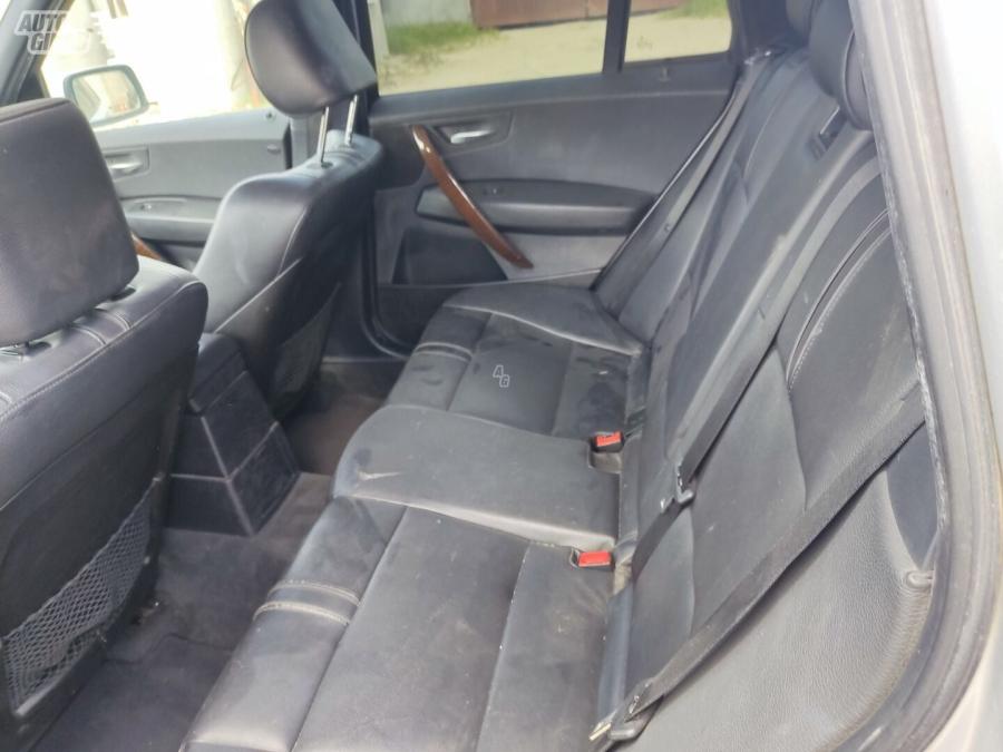 Grey BMW X3 2006 in Utena, with an engine capacity of 3.00 L and mileage of 290 thousand km for 4450 €, photo 11 on AUTOMOTO.COM.LV