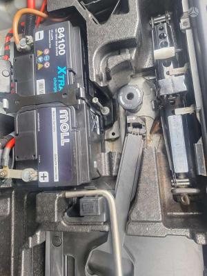 Grey BMW X3 2006 in Utena, with an engine capacity of 2.00 L and mileage of 255 thousand km for 4000 €, photo 7 on AUTOMOTO.COM.LV