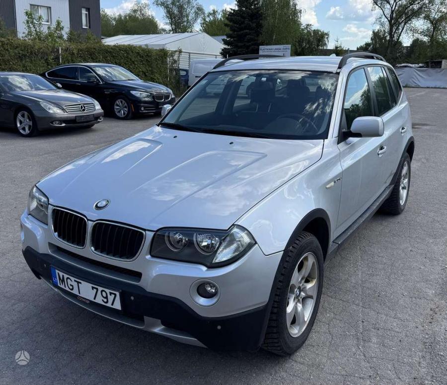 Pelēks BMW X3 2006 Panevēža, ar dzinēja tilpumu 2.00 L un nobraukumu 219 tūkst. km par 3500 €, foto 3 vietnē AUTOMOTO.COM.LV