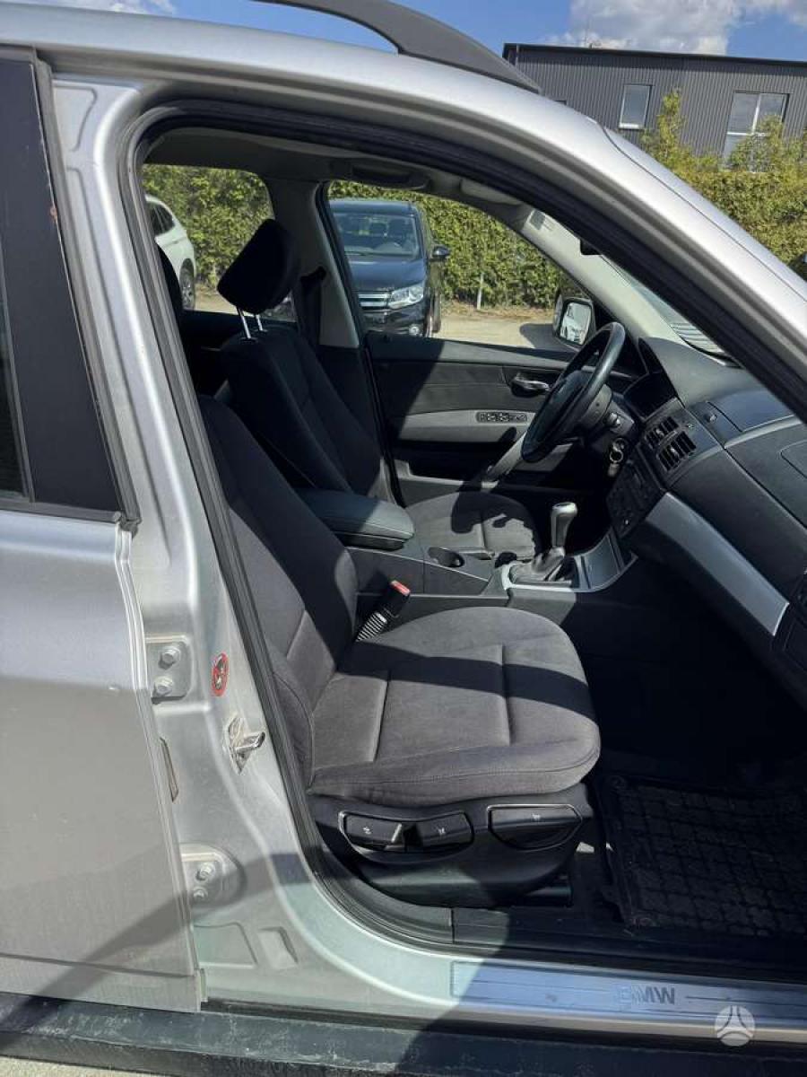 Pelēks BMW X3 2006 Panevēža, ar dzinēja tilpumu 2.00 L un nobraukumu 219 tūkst. km par 3500 €, foto 7 vietnē AUTOMOTO.COM.LV