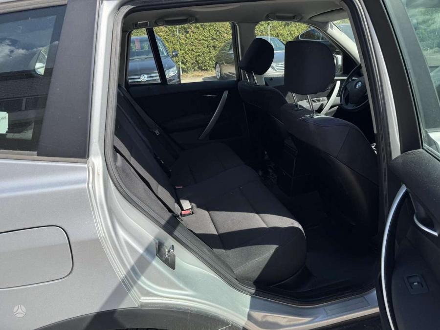 Pelēks BMW X3 2006 Panevēža, ar dzinēja tilpumu 2.00 L un nobraukumu 219 tūkst. km par 3500 €, foto 9 vietnē AUTOMOTO.COM.LV