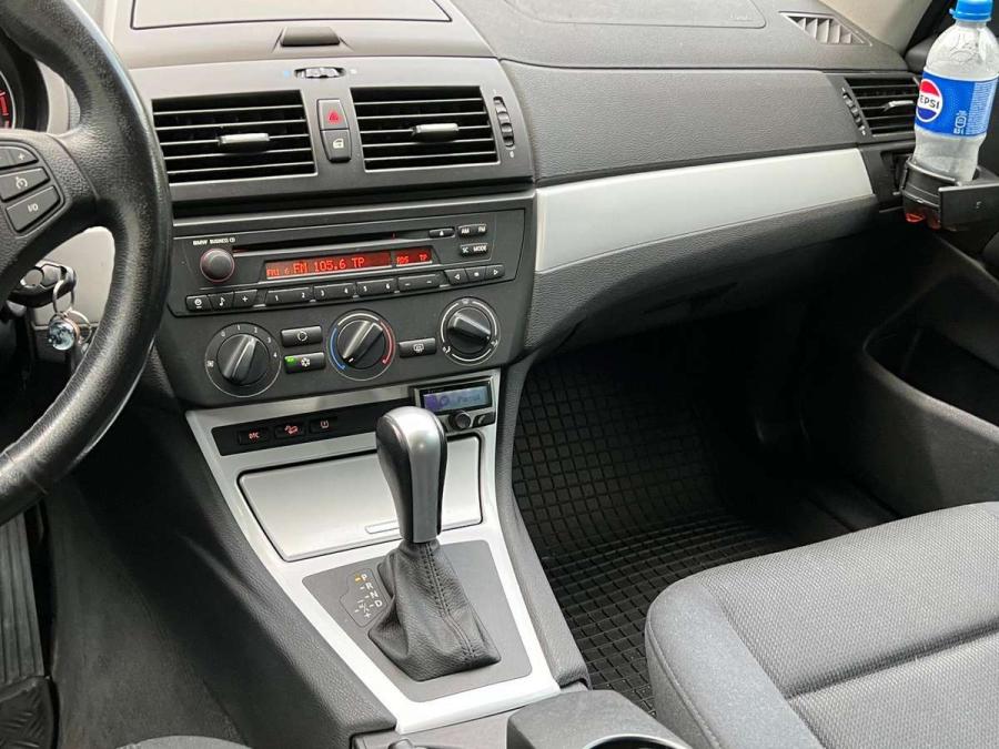 Grey BMW X3 2007 in Trakai, with an engine capacity of 2.99 L and mileage of 330 thousand km for 3300 €, photo 12 on AUTOMOTO.COM.LV