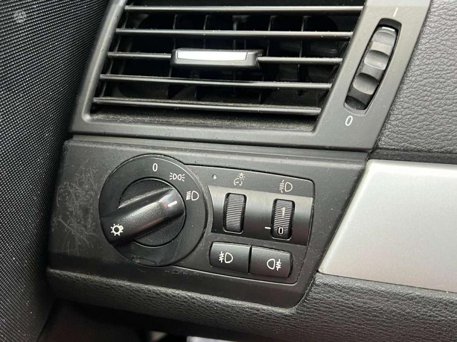 Grey BMW X3 2007 in Trakai, with an engine capacity of 2.99 L and mileage of 330 thousand km for 3300 €, photo 17 on AUTOMOTO.COM.LV