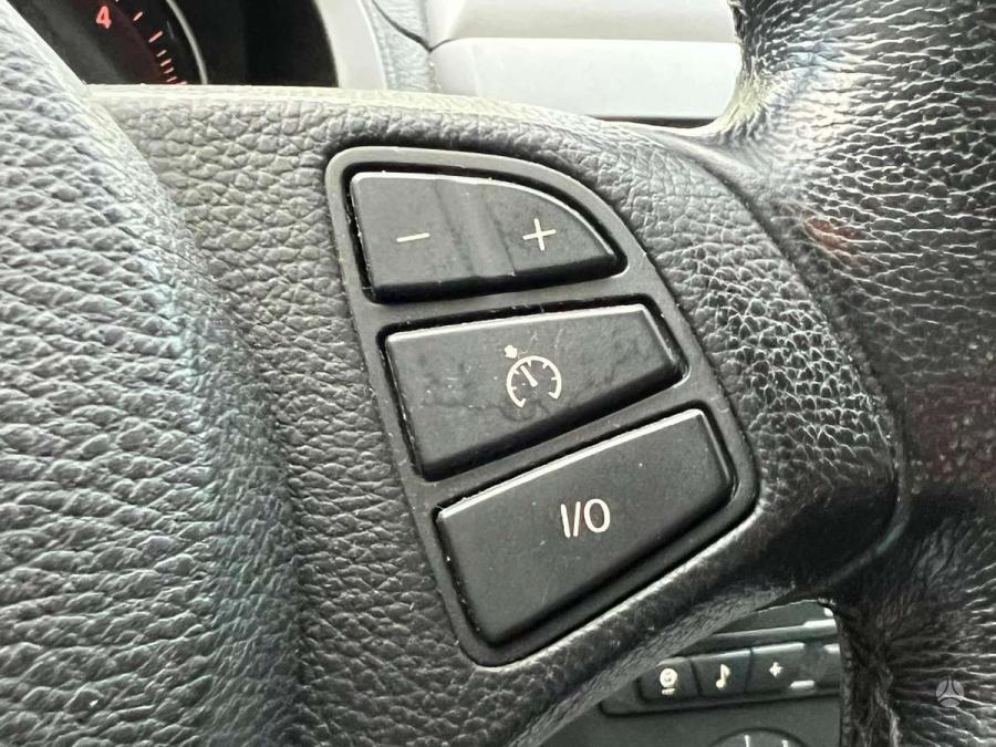 Grey BMW X3 2007 in Trakai, with an engine capacity of 2.99 L and mileage of 330 thousand km for 3300 €, photo 19 on AUTOMOTO.COM.LV