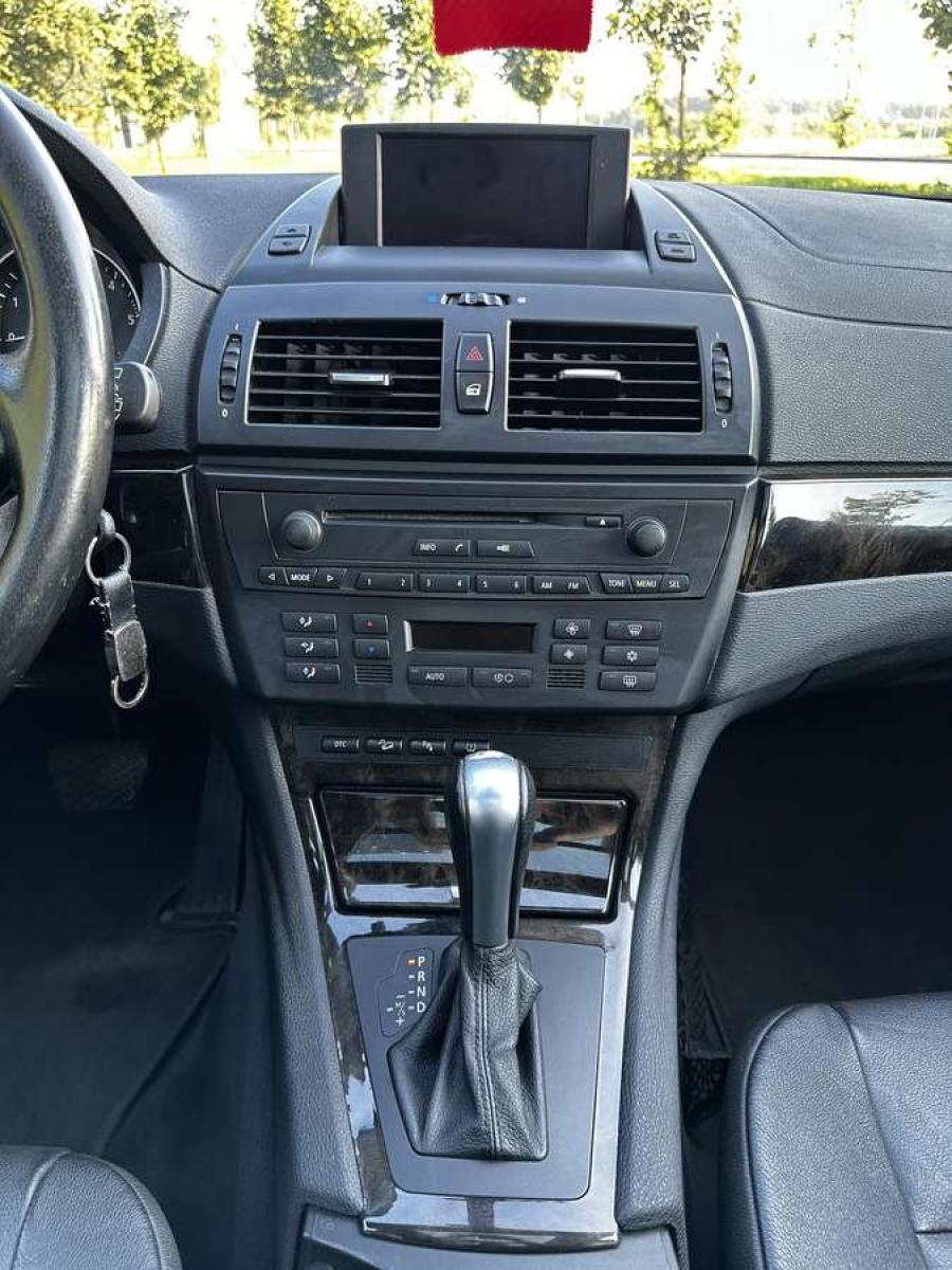 Pelēks BMW X3 2007 Viļņa, ar dzinēja tilpumu 2.99 L un nobraukumu 277 tūkst. km par 4600 €, foto 17 vietnē AUTOMOTO.COM.LV