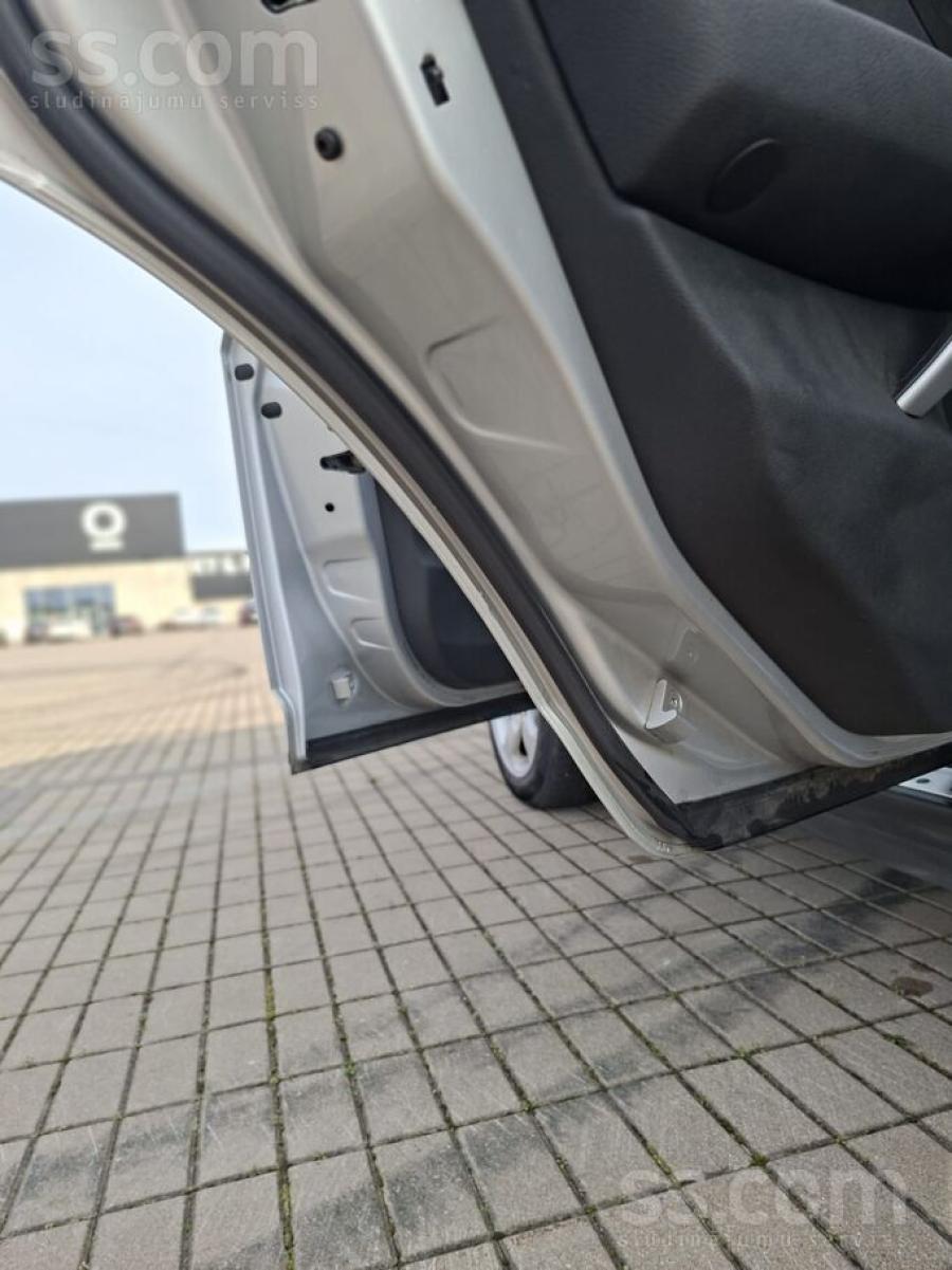 Grey BMW X3 2007 in Riga, with an engine capacity of 3.00 L and mileage of 321 thousand km for 3400 €, photo 8 on AUTOMOTO.COM.LV
